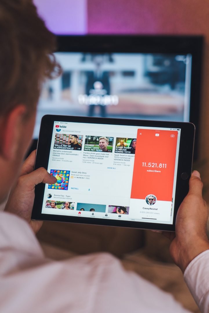 How The Internet Changed Our Lives For The Better | The Fox Magazine